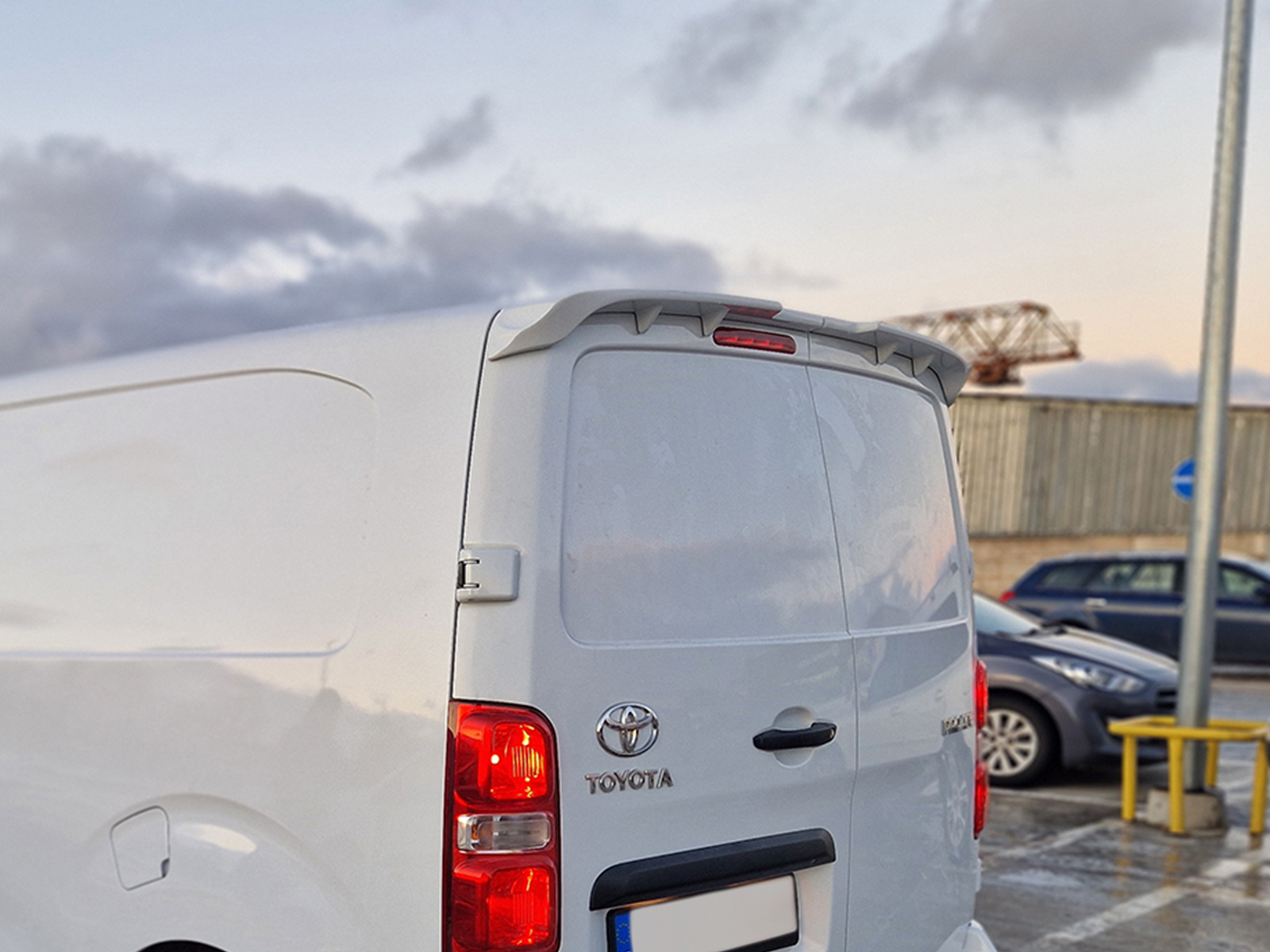 Dakspoiler V.2 Staldeuren Peugeot Expert / Traveller Mk3 (2016-) – Tuning Nederland Shop